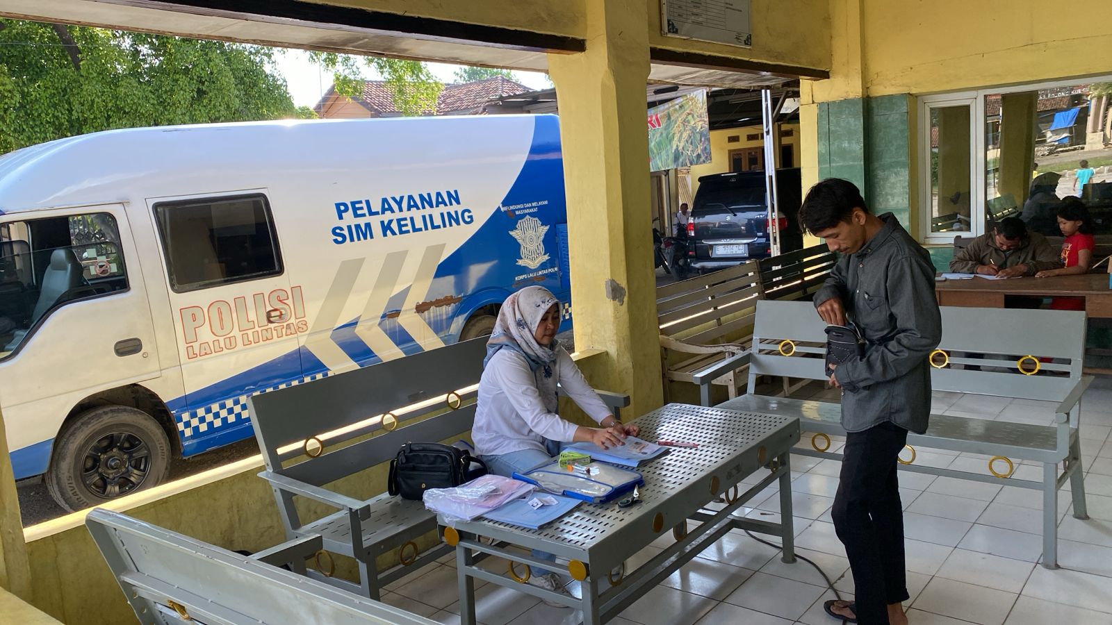 Hadirkan Layanan Mobil SIM Keliling, Polresta Cirebon Mudahkan ...